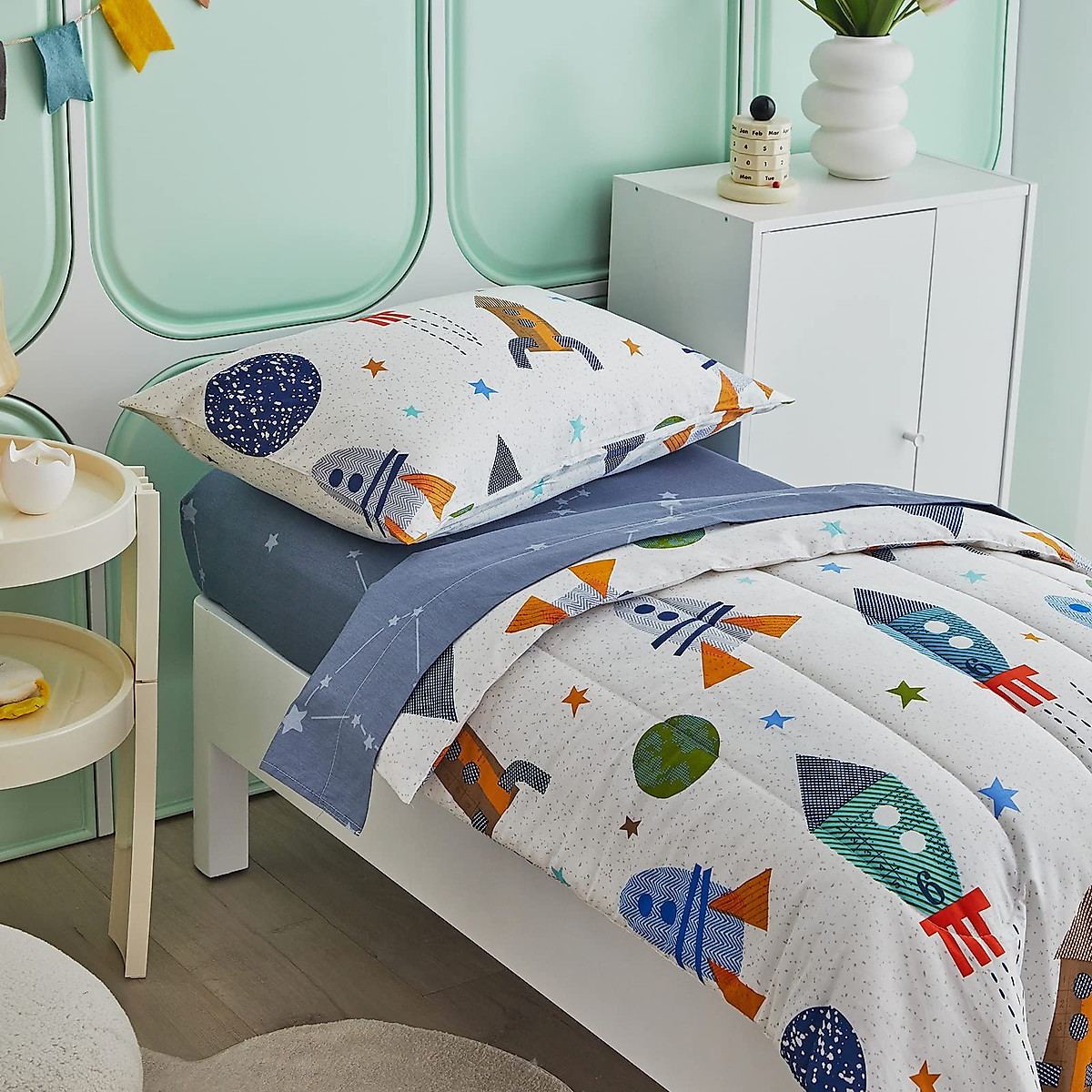 100% Cotton 4 Pieces White Space Toddler Bedding Set with Colorful Rocket Stars and Planet Includes Adorable Quilted Comforter, Blue Gray Fitted Sheet, Top Sheet, and Pillow Case for Boys Girls