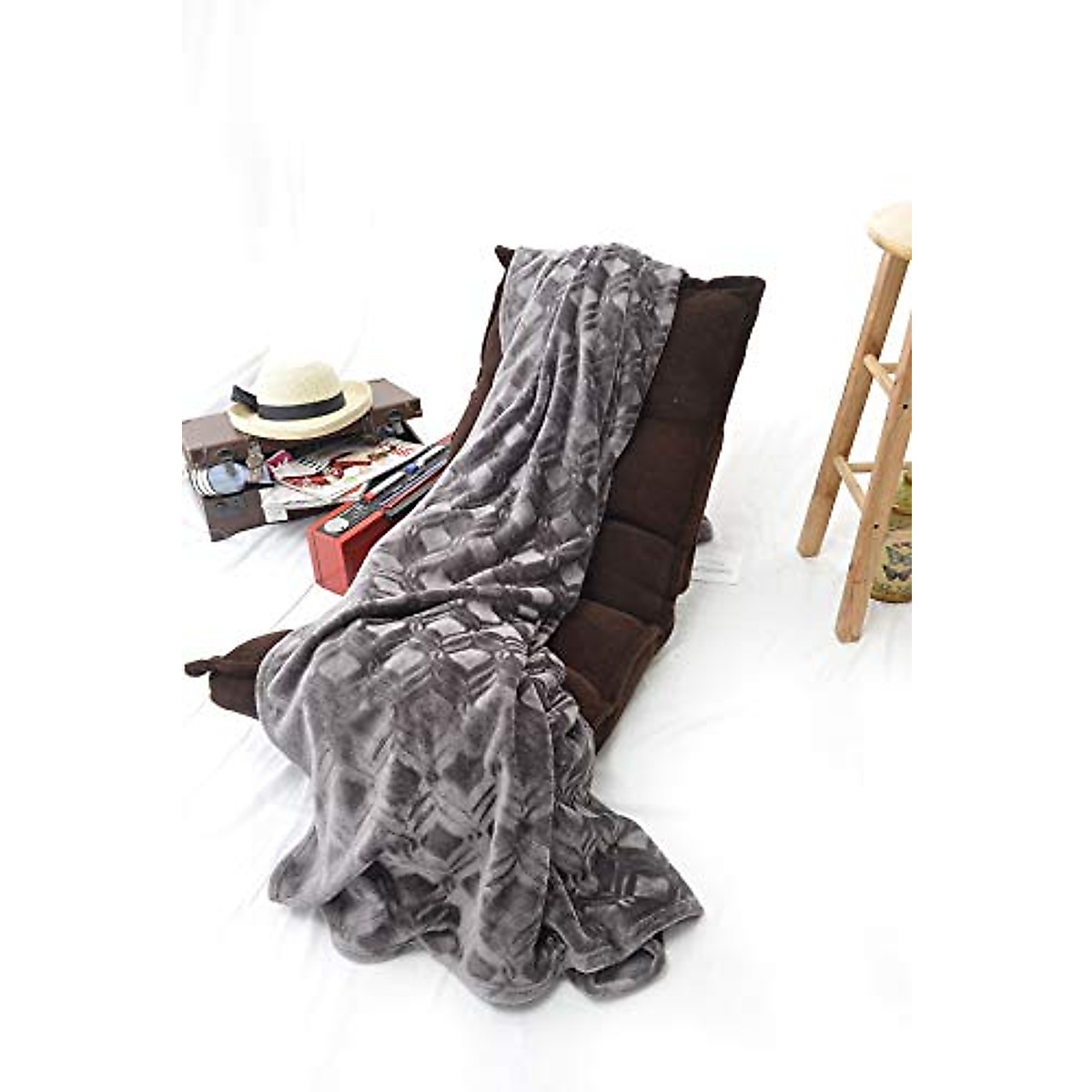 long rich HappyCare Textiles HCT BKT-001 Ultrasoft Diamond Pattern Embossed Micro Velvet Comforter and Blanket