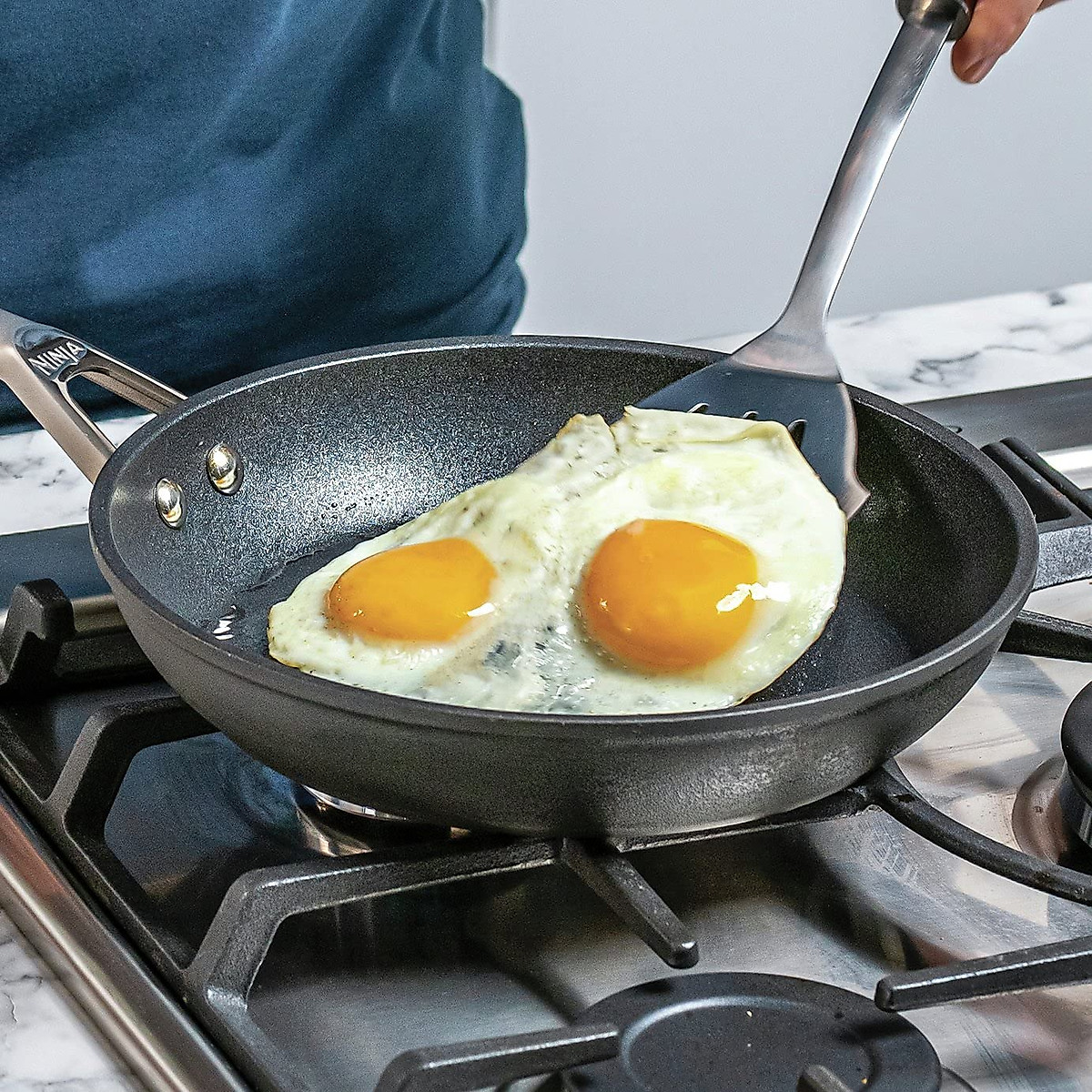 Ninja ZEROSTICK Premium Cookware 28cm Frying Pan, Long Lasting, Non-Stick Hard Anodised Aluminium, Induction Compatible, Oven Safe to 260°C, Grey C30028UK