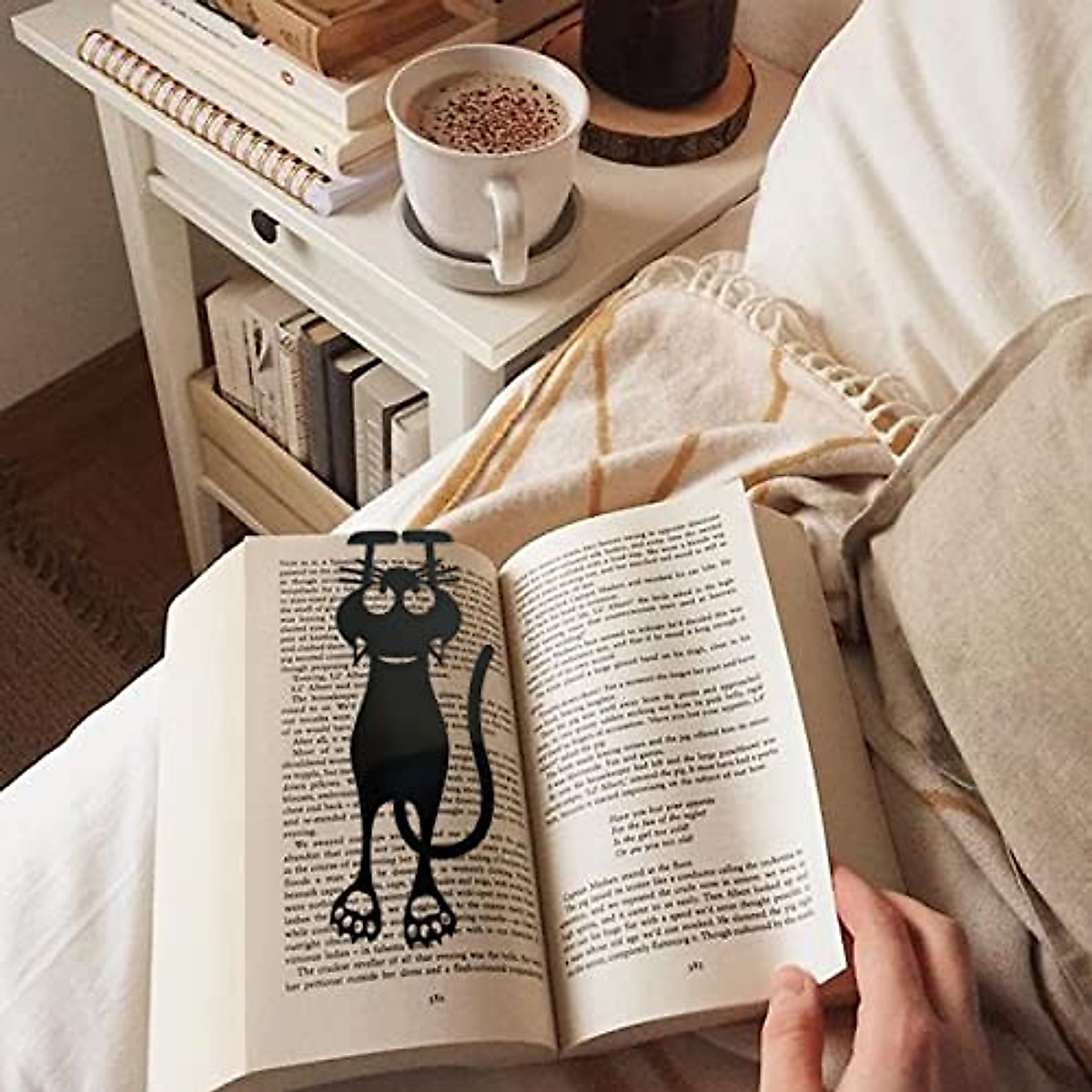 Curious Black Cat Bookmark: Locate Reading Progress with Cute Cat Paws, Reusable Creative Funny Hollow Cat Pattern Hanging Bookmark Page Markers(3pcs)