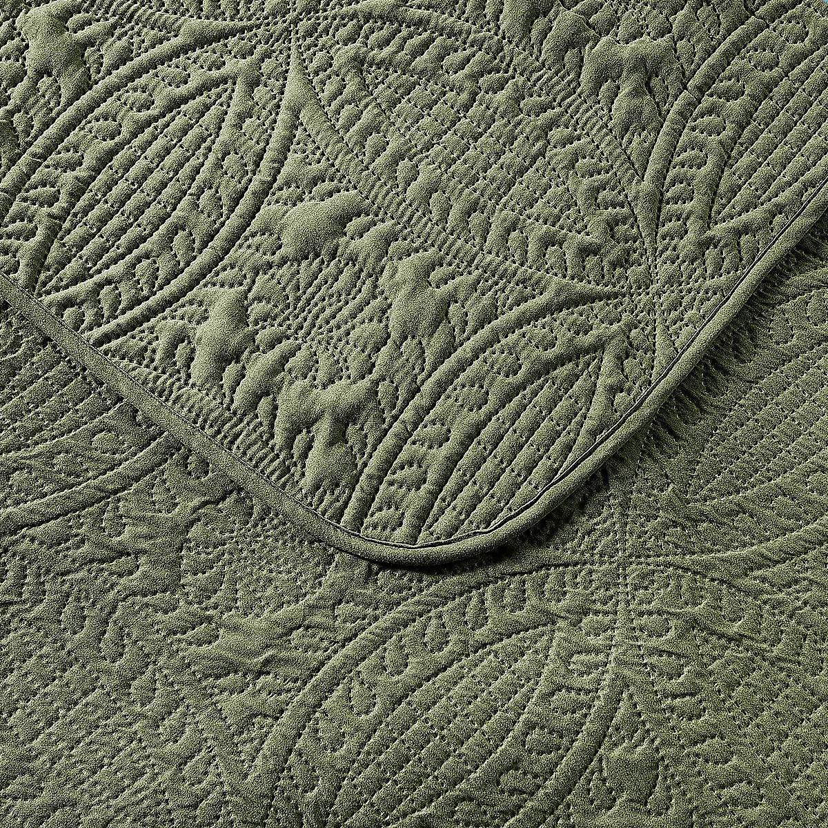 Quilt Set King/Cal King/California King Size Olive Green - Oversized Bedspread - Soft Microfiber Lightweight Coverlet for All Season - 3 Piece Includes 1 Quilt and 2 Shams, Geometric Pattern