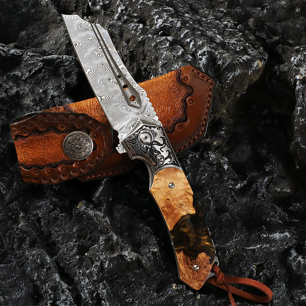 Minowe Japan Handmade Damascus steel steel Folding Pocket Knife，3.5 in High hardness blade，Frame Lock，With Leather Sheath，resin and Maple handle，Mountaineering go fishing hunting Adventure Knifee