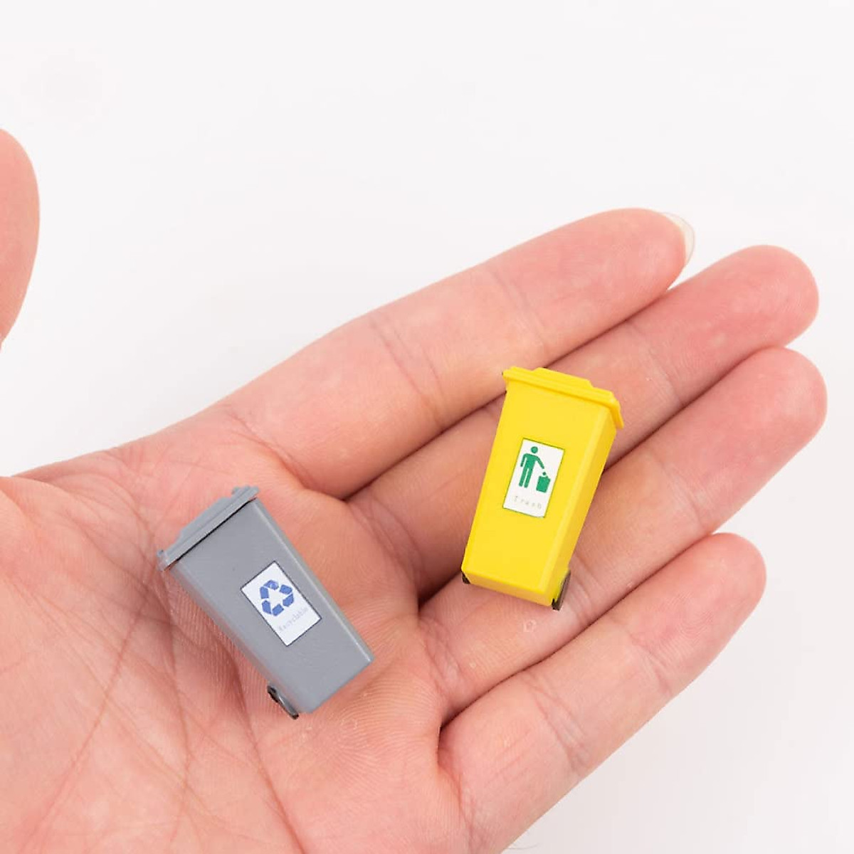 Yardwe 5pcs Garbage Cans Trash Can 1: 100 Mini Curbside Vehicle Garbage Bin Recycle Can Rubbish Storage Bin Kids Learning Educational Micro