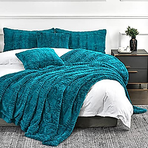 YUSOKI Luxury Faux Fur Throw Pillow Covers-18 x18,Set of 2-Decorative Fuzzy Fluffy Cozy Pillow Cases for Sofa Couch Bedroom Without Insert(Teal/Turquoise,18"x18")