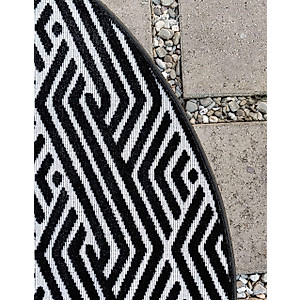 Unique Loom Sabrina Soto Outdoor Collection Modern, Vibrant, Carved Area Rug, 8 ft x 8 ft, Black/Ivory