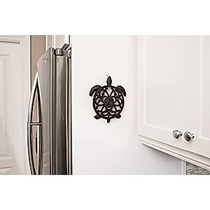 gasaré, Trivet for Hot Dishes, Pots and Pans, Metal Trivet, Sea Turtle Design, Cast Iron, Rubber Feet Caps, Ring Hanger, 8 ½ x 7 Inches, Brown Finish, 1 Unit