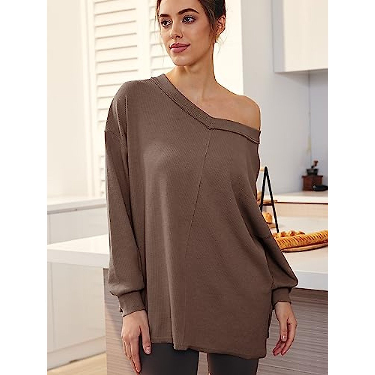 Trendy Queen Sweatshirts for Women Hoodies Sweaters Oversized Tops Comfy Casual Outfits Pullover Loose Fashion Fall Winter Clothes 2023 Brown