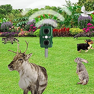 GOTSEVEN Ultrasonic Dog Chaser, Outdoor Solar Animal Deterrent, Motion Sensor and Flashing Lights Solar, Outdoor Waterproof Farm Garden Paddock, Dog, Cat, Bird, Squirrel, Green