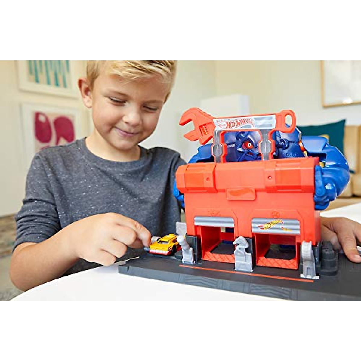 Hot Wheels Creature Attack Playsets, Gorilla Garage, Multicolor