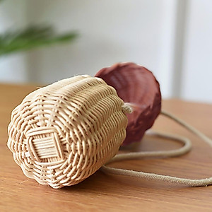 FQQWEE Acorn Shaped Basket Rattan Storage Basket with Lid Handmade Wicker Basket Cute Shoulder Crossbody Basket Bag Decorative Woven Basket for Girls Women(1pcs-Beige Brown)