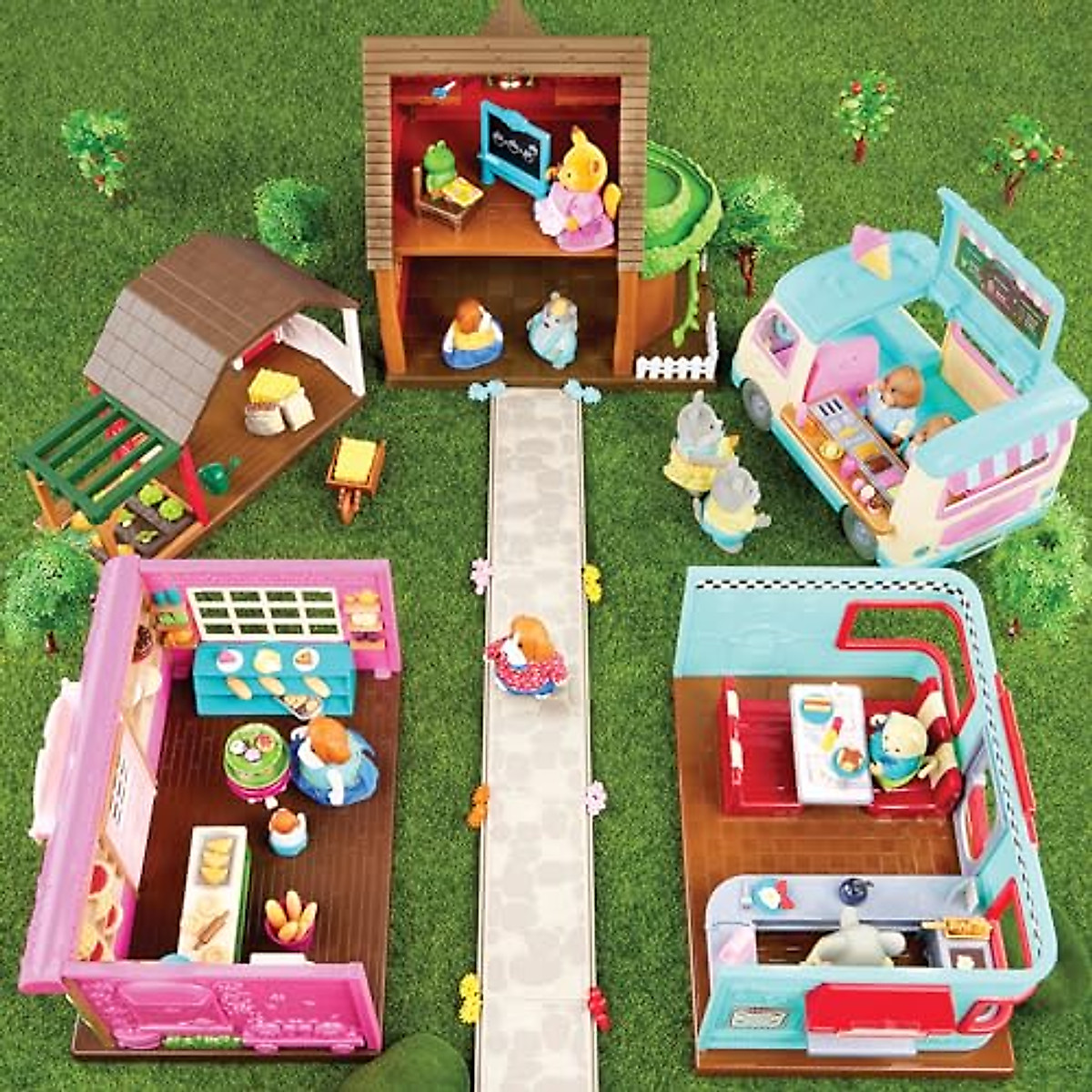 Li’l Woodzeez – Woodland Schoolhouse – Dollhouse Playset – 1 Doll Figure, Miniature Furnitures & Accessories Included - Pretend Play for Kids Age 3+