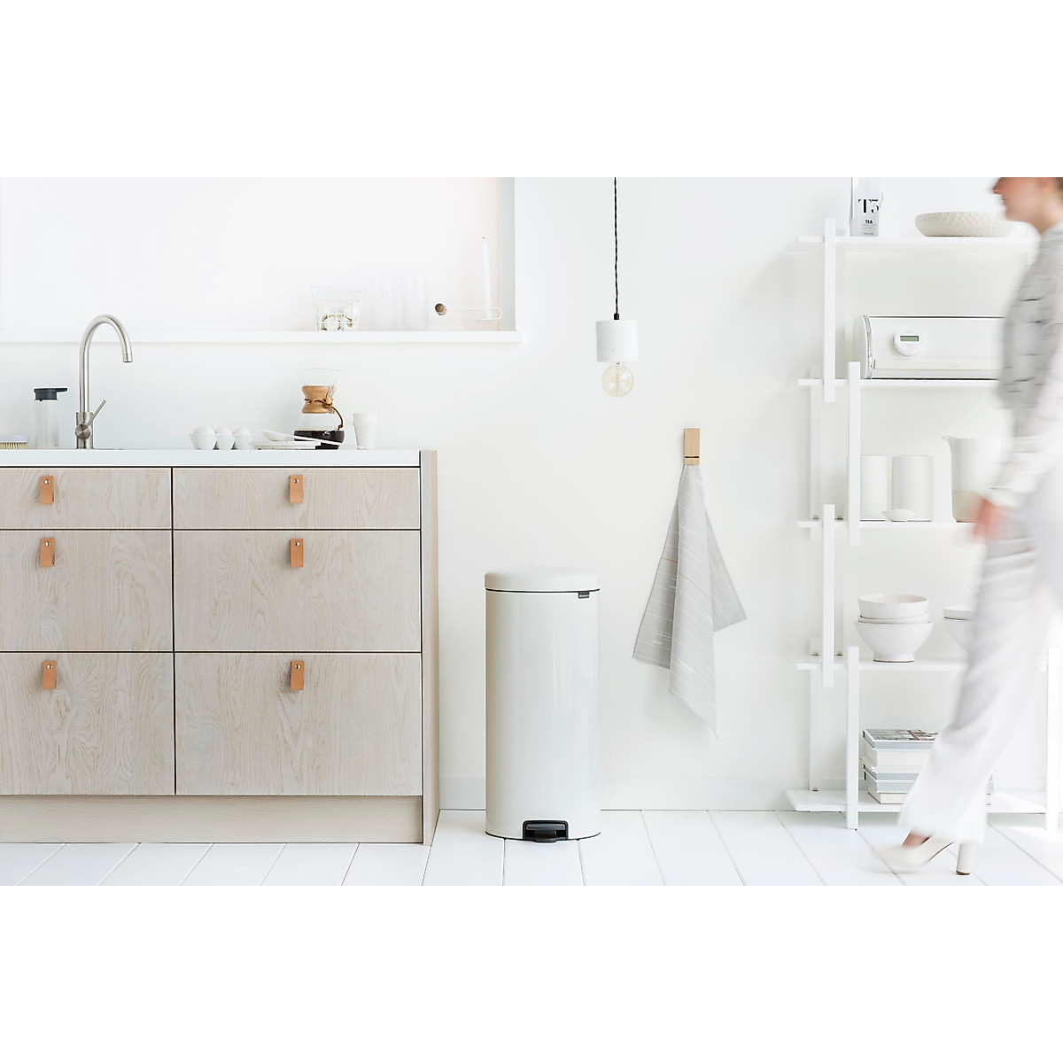 Brabantia 114748 Pedal Bin newIcon with Metal Inner Bucket, 30 Litre - White