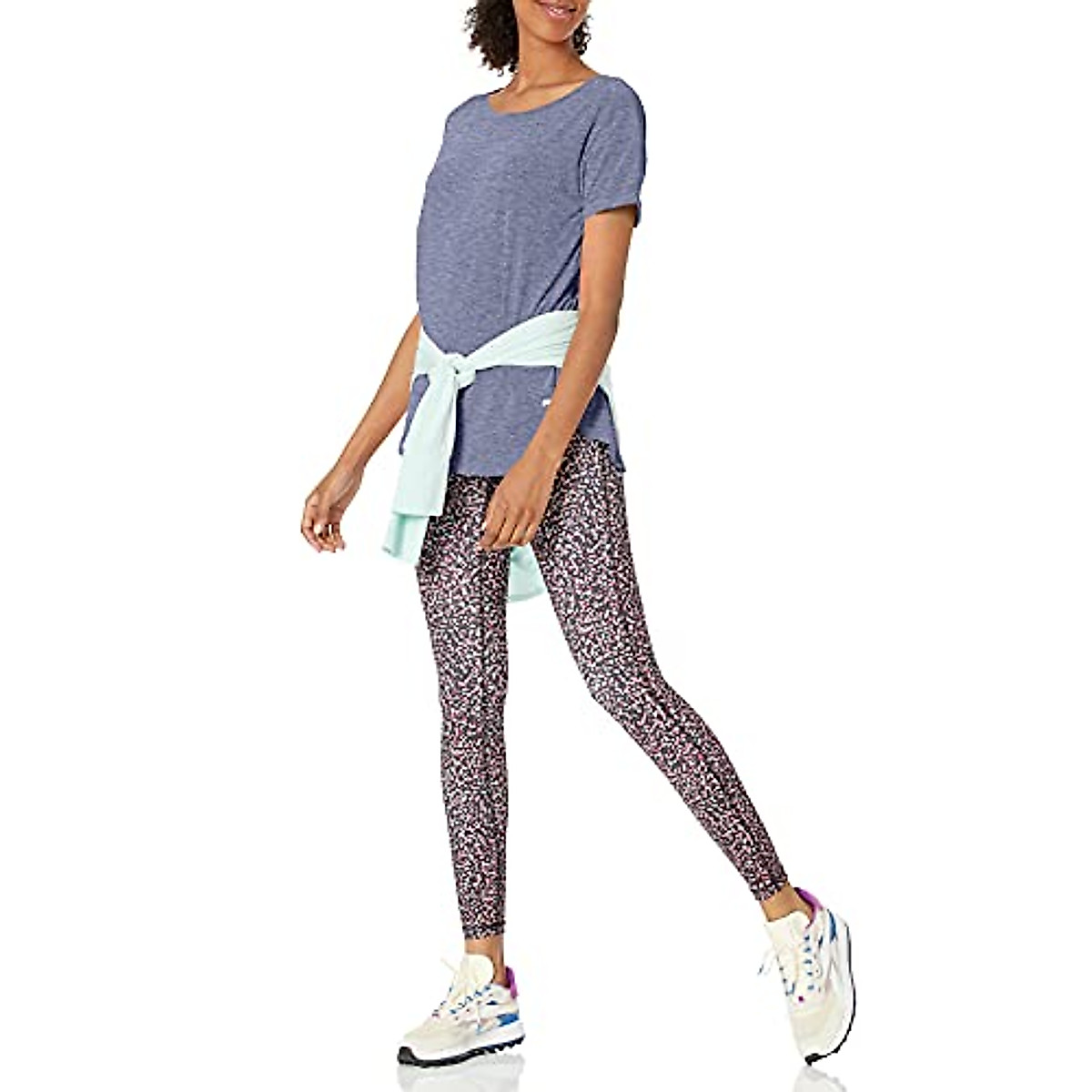 Amazon Essentials Women's Studio Relaxed-Fit Lightweight Crewneck T-Shirt (Available in Plus Size), Blue Heather Nightshadow, Large