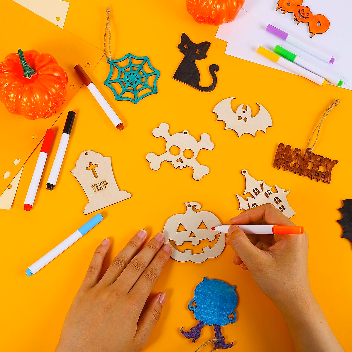 Halloween Crafts for Kids, 60Pcs Unfinished Predrilled DIY Wooden Slices Halloween Painting Crafts Halloween Gifts for Hanging Decoration