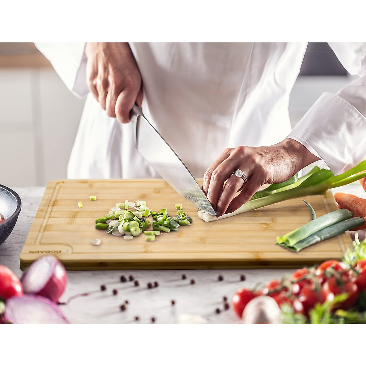 DOBADN Bamboo Cutting Board Set for Kitchen,（Set of 3）Chopping Boards with Juice Groove,Natural Wood Cutting Boards with Stainless Steel Holder,Cutting Board Set for Butcher Block,Cheese,Vegetables