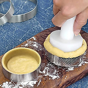 Frcctre 9 Pack Round Tart Ring, Perforated Baking Tart Rings, Stainless Steel Nonstick Round Cake Ring Mousse Rings, Metal Pastry Cake Mold, Baking Dessert Ring for Home Food Making Tool