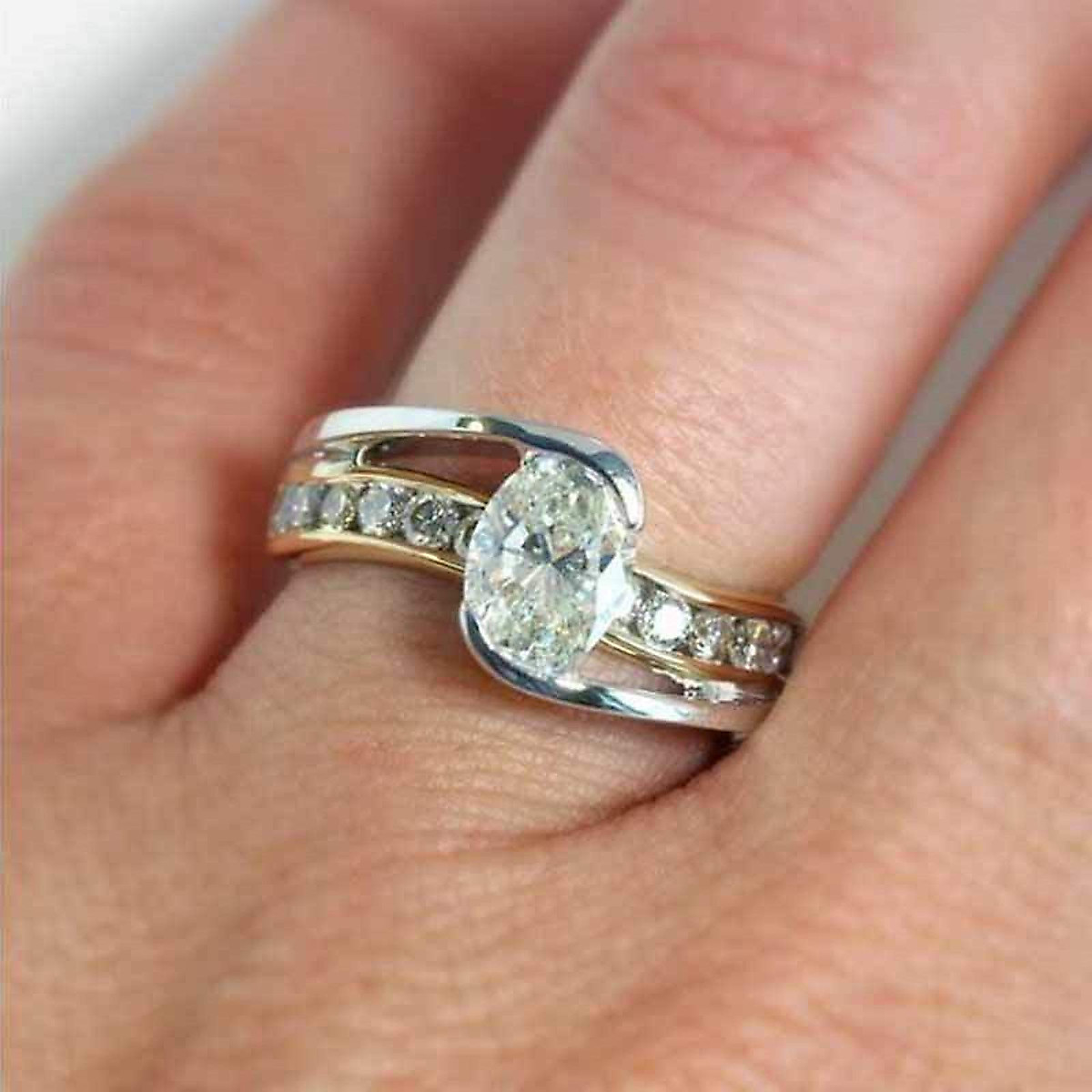 XINQI Plated Silver Oval Cut 4ct Cubic Zirconia CZ Solitaire Engagement Ring (6)