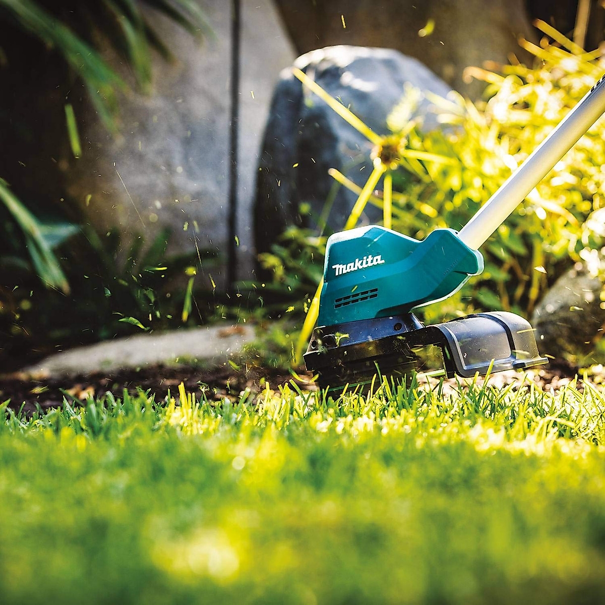 Makita XRU12SM1 18V LXT® Lithium-Ion Brushless Cordless String Trimmer Kit (4.0Ah)