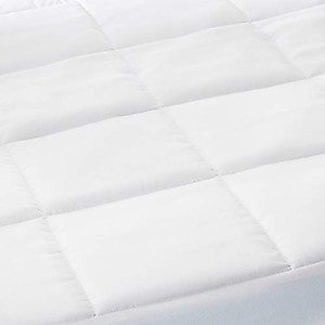 Amazon Basics Down-Alternative Gusseted Mattress Bed Topper Pad with 3-Inch Memory Foam, Quilted, Breathable, Fitted - Twin XL