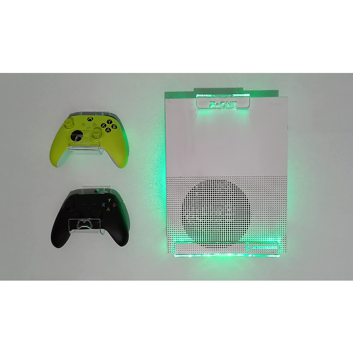 WALL MOUNT FOR XBOX ONE WITH MULTICOLOR LED LIGHTING KIT + 2 CONTROL MOUNT (one FAT (first generation))