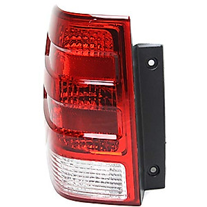 Evan Fischer Driver Side Tail Light Compatible with 2003-2006 Ford Expedition - FO2800166