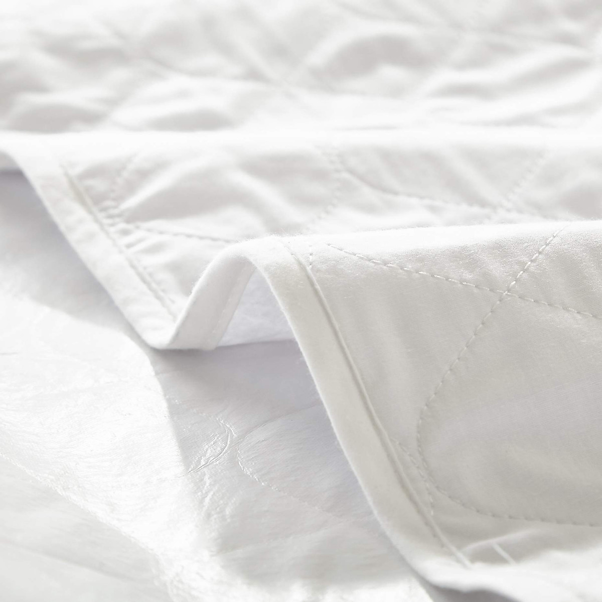 Queen Mattress Protector Cover Waterproof Quilted Fitted Soft Cotton Mattress Cover Pad Washable Mattress Bed Protector with Elastic Band (Queen Size)