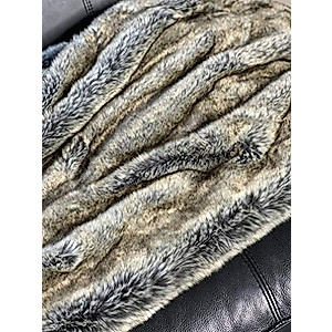 Eikei Luxury Faux Fur Throw Blanket Super Soft Oversized Thick Warm Afghan Reversible to Plush Velvet in Tan Grey Wolf, Cream Mink or Blush Chinchilla, Machine Washable (Timberwolf, X-Long)