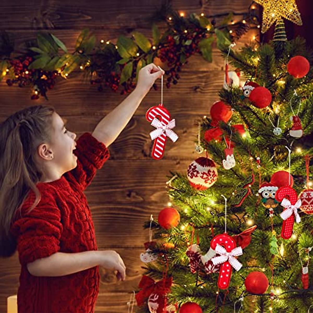 Mini Christmas Tree Decoration Kits, Red Felt Christmas Tree Ornament Kits, Christmas Tree Decoration Includes Hanging Stockings Cane Glove for Christmas Tree Decorations Wynott