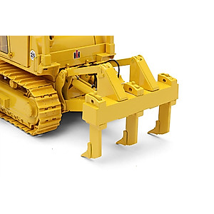 First Gear International Harvester: International Harvester TD-25 Dozer with Enclosed Cab and Ripper