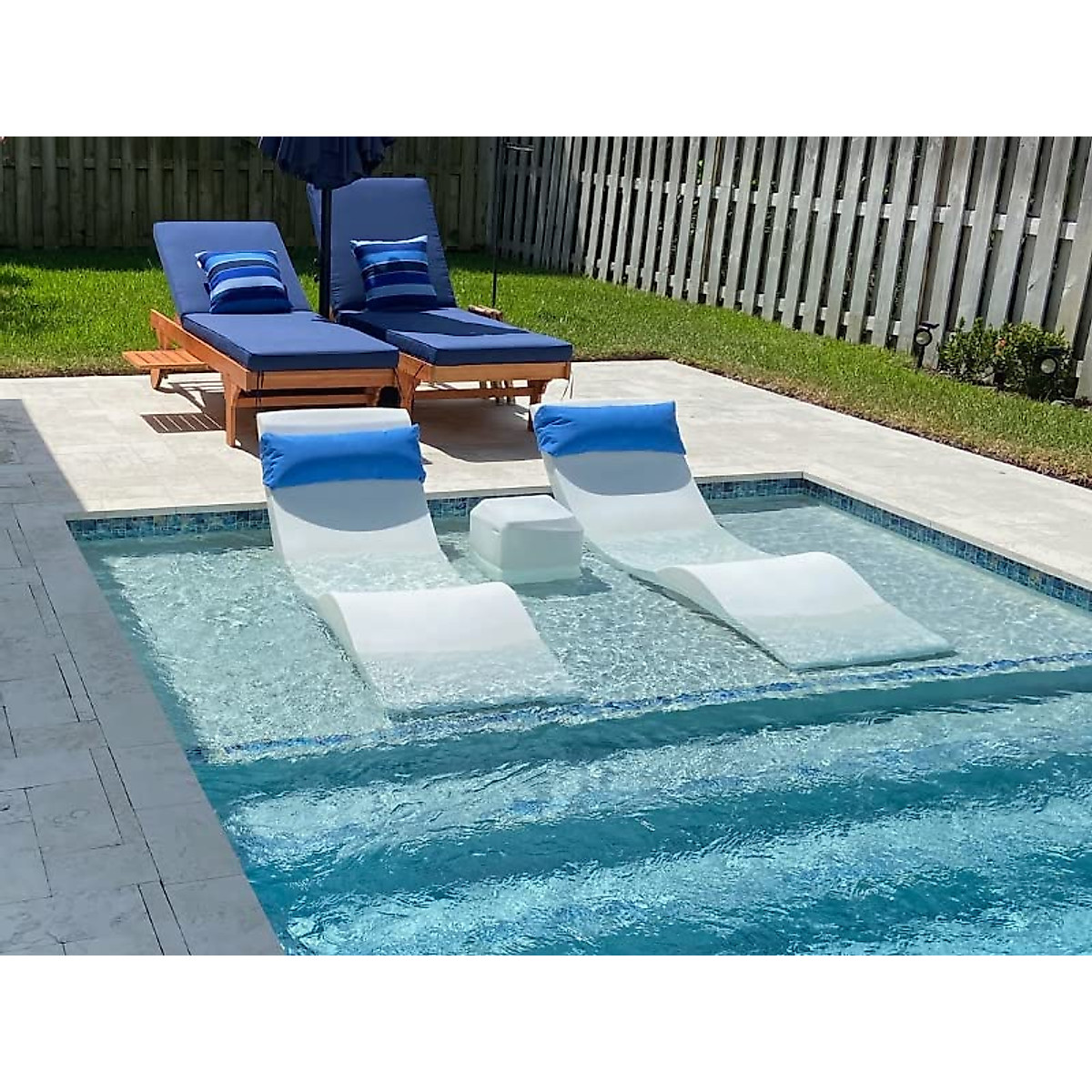 Aqua Outdoors Small Side Table for Inside Pool Sun Shelf or Baja Ledge, in Water Furniture to Hold Drinks, Works Great with Other Poolside or Sundeck Loungers (Classic White)