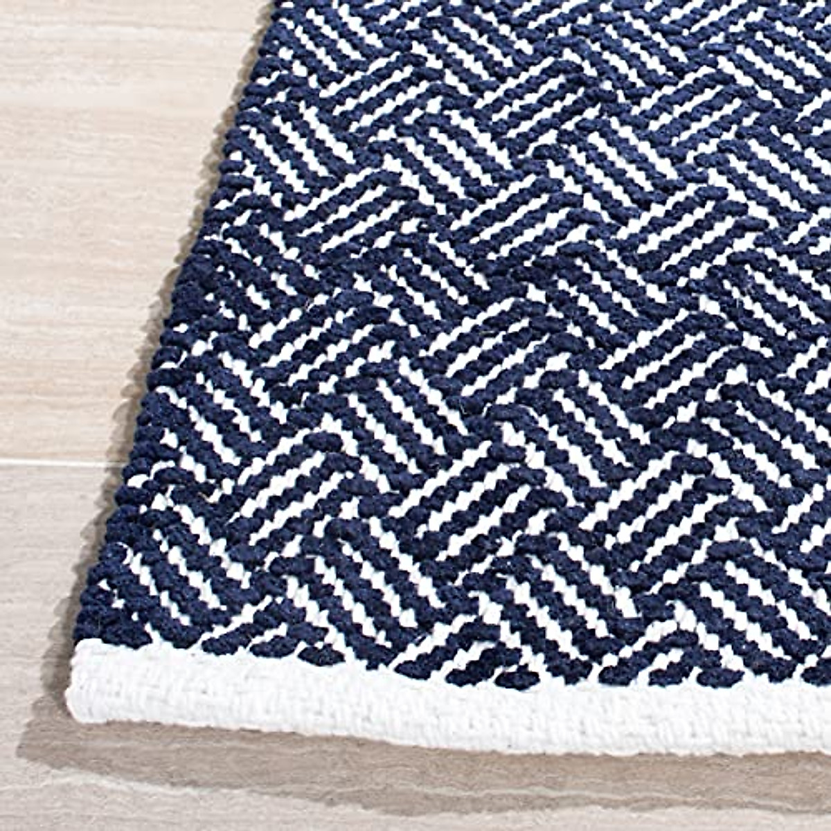 SAFAVIEH Boston Collection 2'6" x 4' Navy BOS680D Handmade Flatweave Cotton Accent Rug