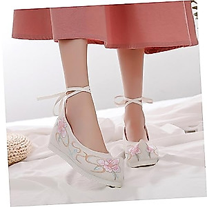 KESYOO 1 Pair Embroidered Shoes Female Silk Shoes Slippers House Slippers Ancient Ballet Shoes Pumps Shoes Vnitage Pumps Sandals Cotton Clothing Shoes White Folk-Custom Bride