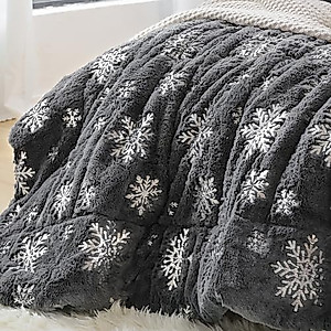 YIRDDEO Grey Duvet Cover Queen with Silver Snowflake 3 Pieces Christmas Bedding Duvet Cover Sets for Queen Size Bed Soft Microfiber Duvet Winter Plush 2 Pillow Cases