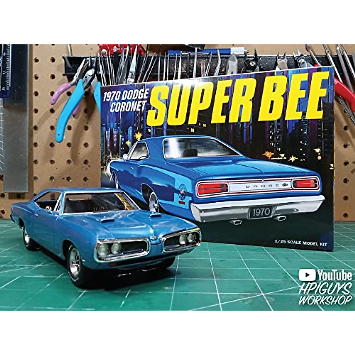 MPC 1970 Dodge Coronet Super Bee 1:25 Scale Model Kit