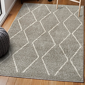 JONATHAN Y MOH405B-5 Catala Moroccan Diamond Shag Area Rug, Contemporary,Farmhouse, Mid-Century for Bedroom, Kitchen, Living Room, Easy-Cleaning, Gray/Ivory, 5 ft. x 8 ft.