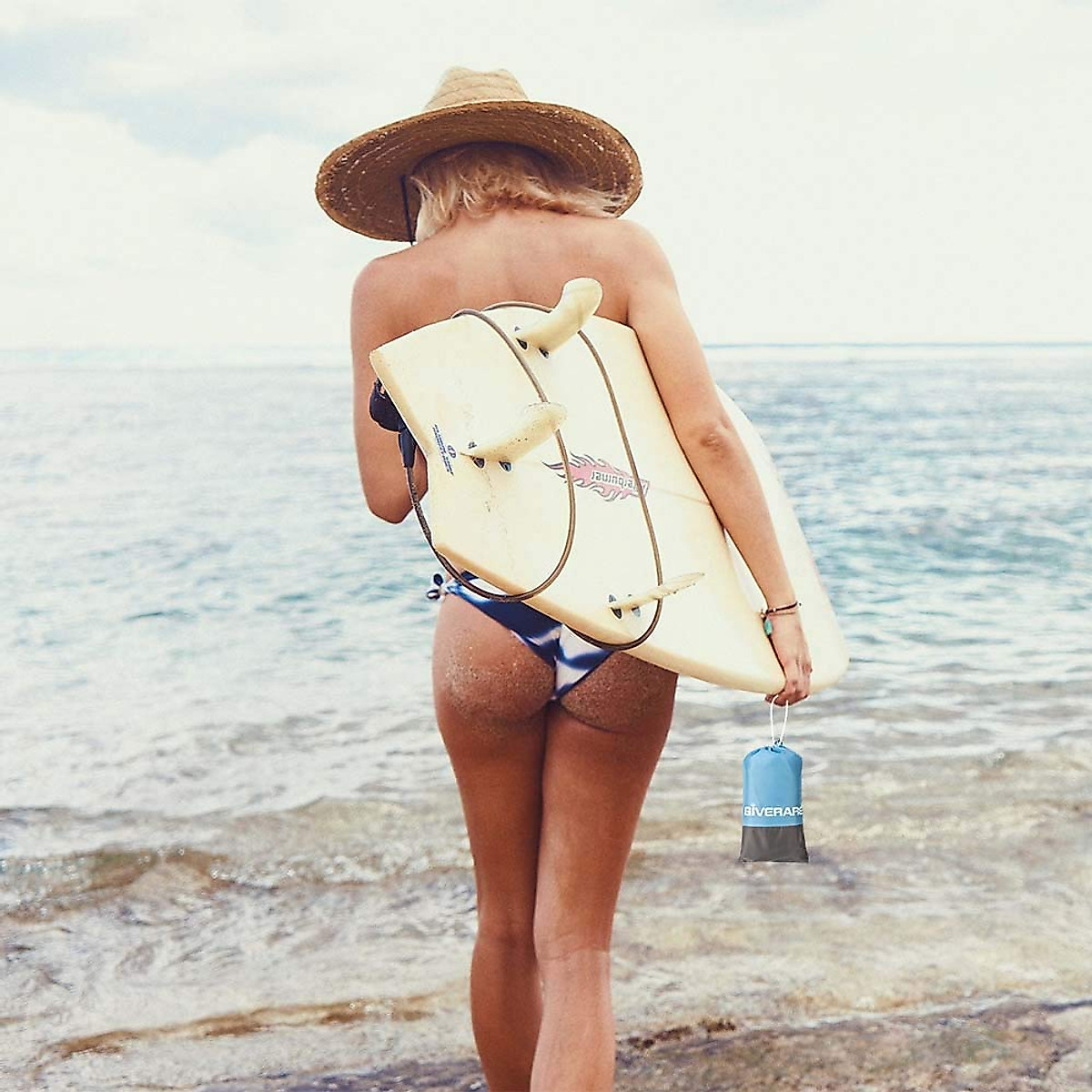 GIVERARE Sandfree Beach Blanket, Waterproof Picnic Blanket, Quick Drying Indoor&Outdoor Family Mat with 4 Stakes&4 Corner Pockets for Travel, Camping, Hiking, Music Festival