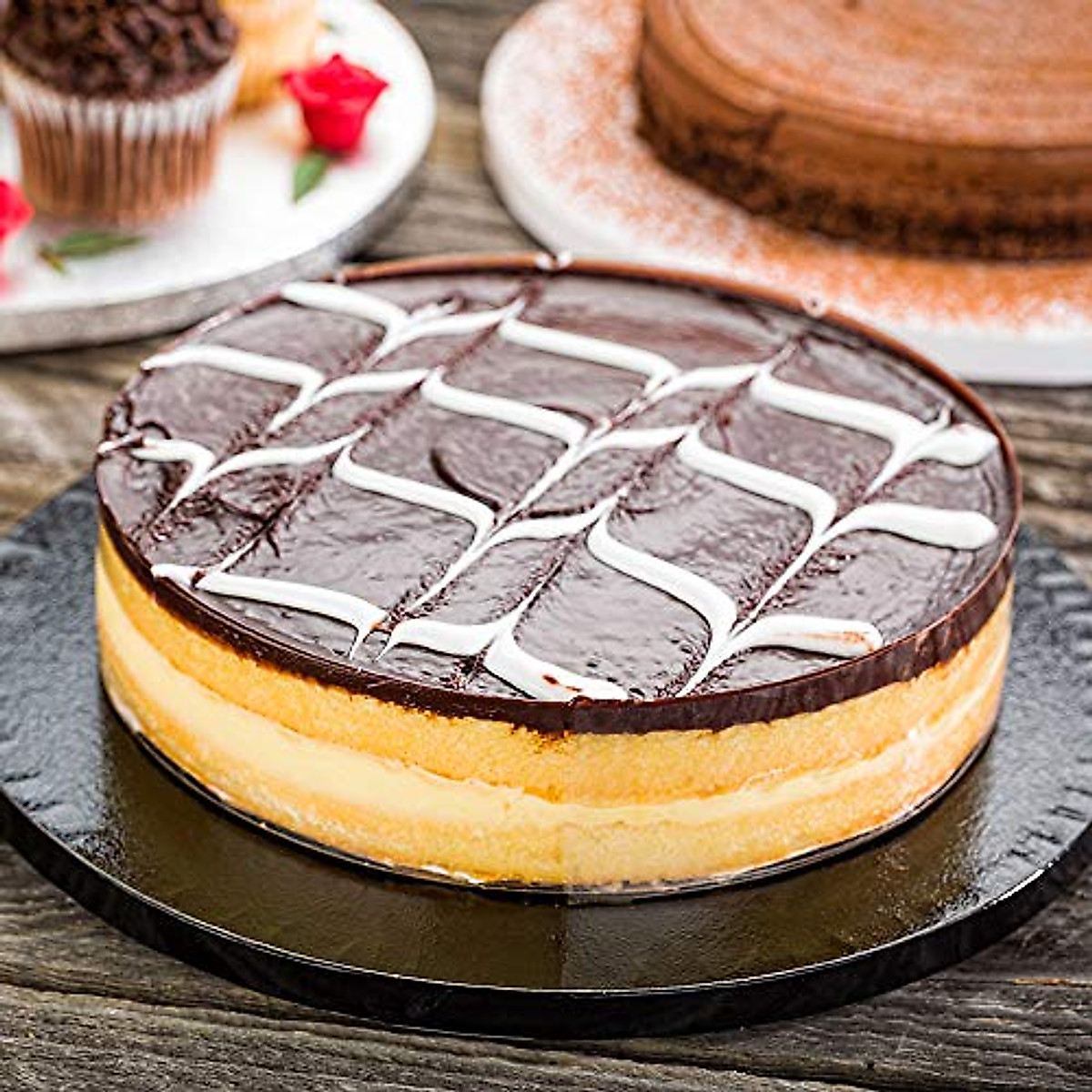 Restaurantware Pastry Tek 10 Inch x 1/2 Inch Thick Cake Drum, 1 Covered Edge Cake Board - Round, Grease Resistant, Black Cardboard Thick Cake Base, Durable, For Parties Or Catering