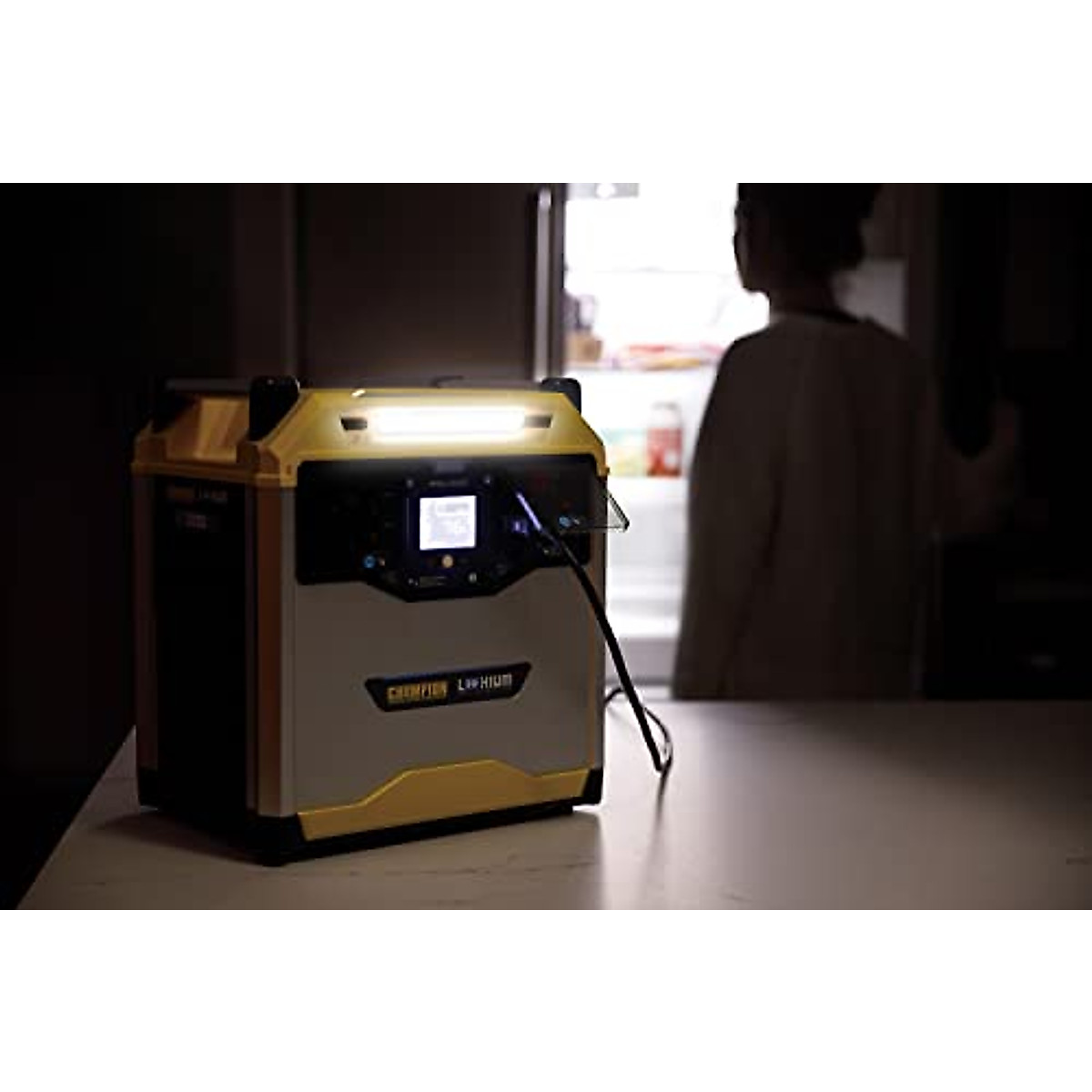 Champion Power Equipment 100593 3276-Wh Power Station 3200/1600-Watt Portable Lithium-Ion Battery Solar Generator