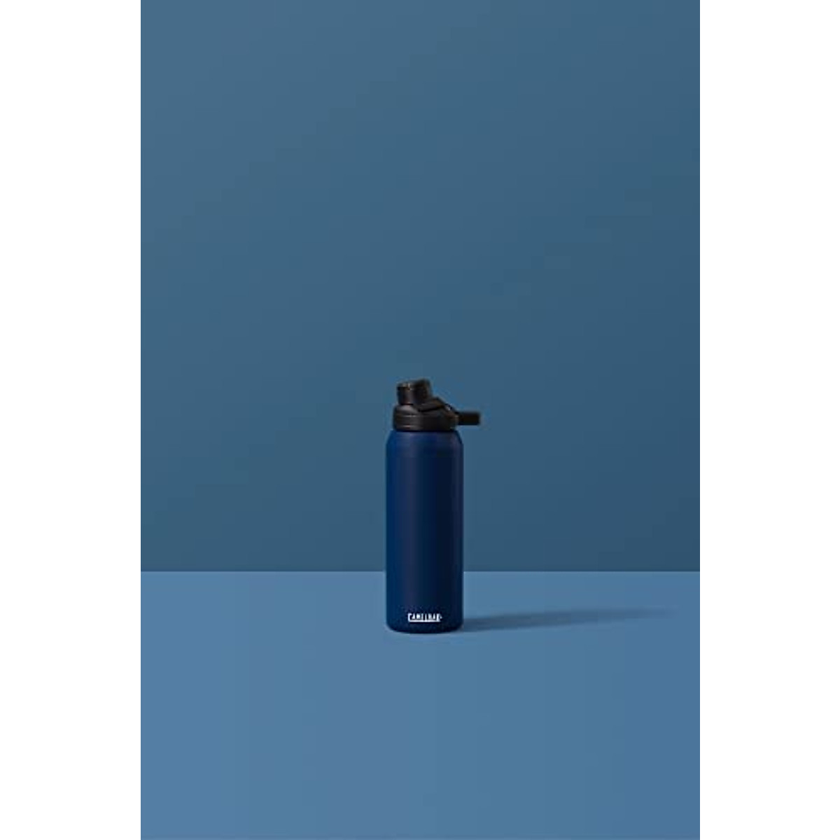 CamelBak Chute Mag 32 oz Vacuum Insulated Stainless Steel Water Bottle, Navy
