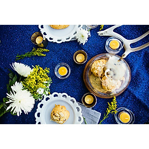 The Beeswax Co Tea light Beeswax Candles - Natural Honey Scented - For Home - Long-Lasting & Eco-Friendly - Cotton Wick - Slow Burning - Hand Poured Pure Organic Bees Wax - Set of 24 Tealights (Metal)