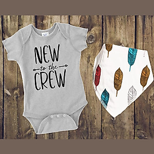 Pregnancy Gift Est 2024 -New Parents Gifts- Mom and Daddy Est 2024 11 oz Mug Set - Onesie (0-3M)- Mom and Dad Gift Set for Expecting Parents (Feather Bib 24)