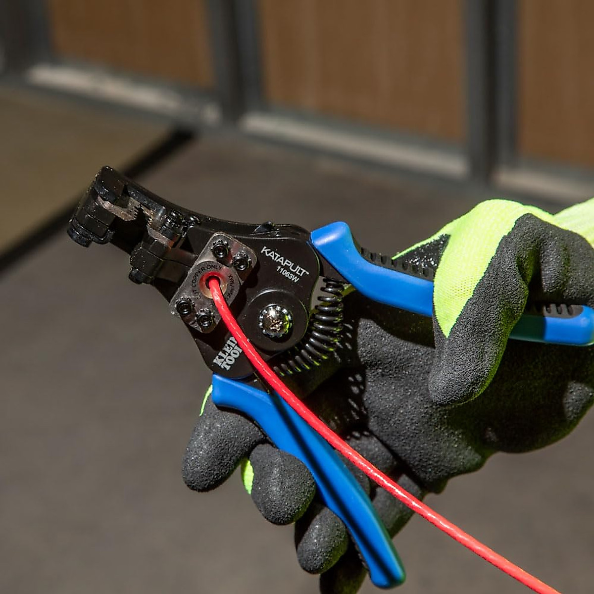 Klein Tools 11063W Wire Cutter / Wire Stripper, Heavy Duty Automatic Wire Stripper Tool for 8-20 AWG Solid and 10-22 AWG Stranded Electrical Wire