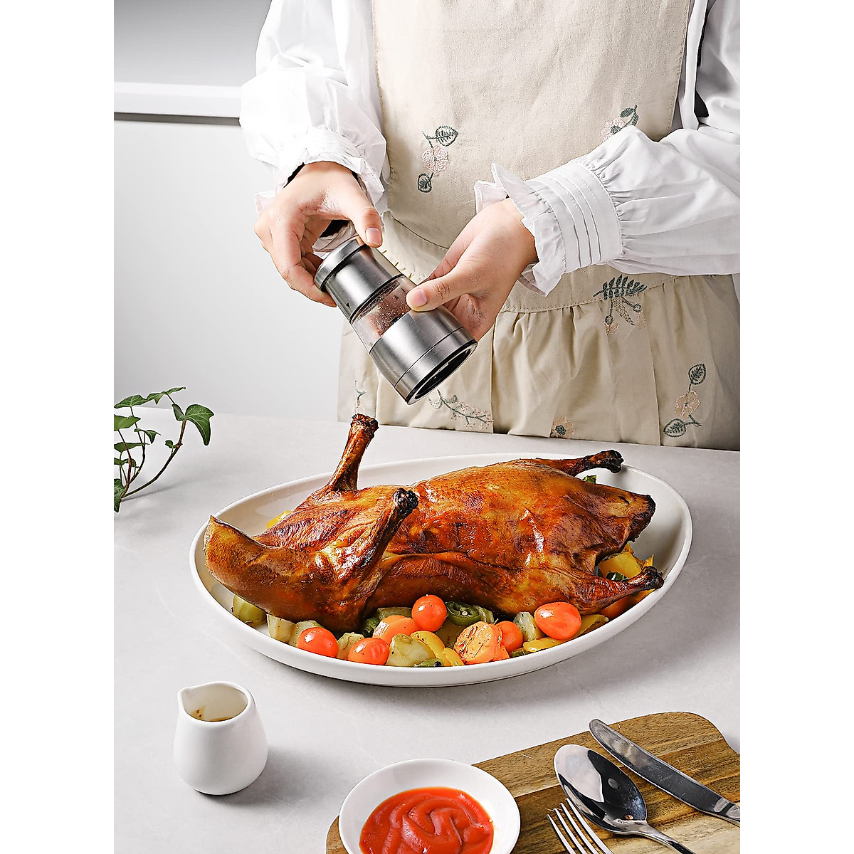 Sweese Oval Serving Platters, 14.5 Inch White Porcelain Serving Platters for Party, Large Oval Serving Trays Serving Plates for Fish Dish, Steak, Restaurant, Dessert Shop, Set of 2