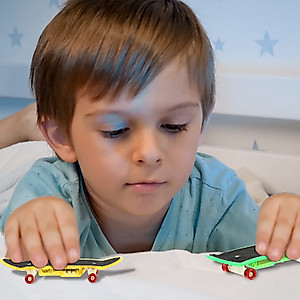 Civaner 6 Pcs Light up Mini Finger Toys Set Finger Skateboards Graduation Party Favor LED Fingerboard Creative Fingertips Movement Skateboards Kid Novelty Toys Favors Classroom Exchange Gift(Classic)