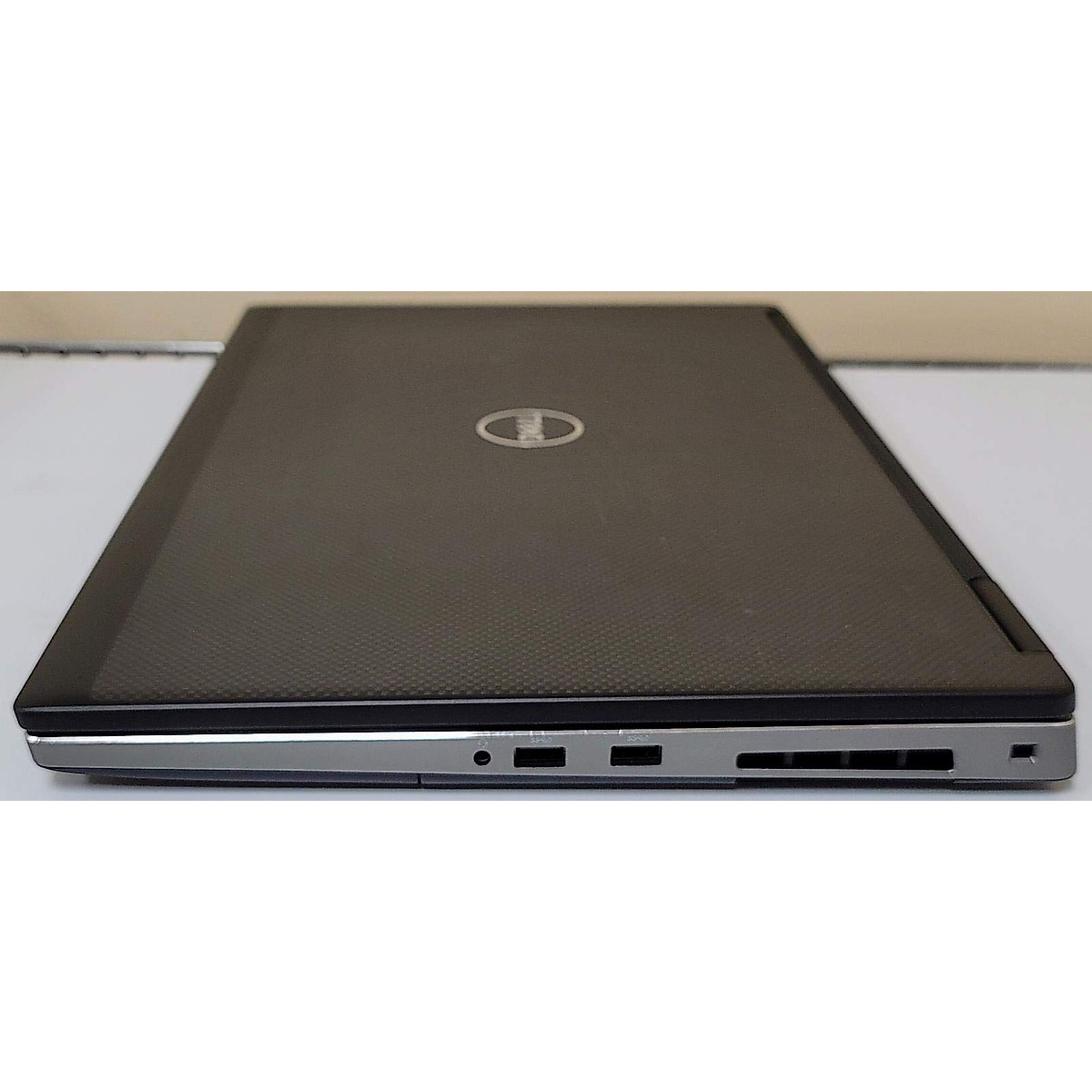 Dell Precision 7740 17.3" Mobile Workstation - Intel Core i7-9850H - 16GB RAM - 512GB SSD