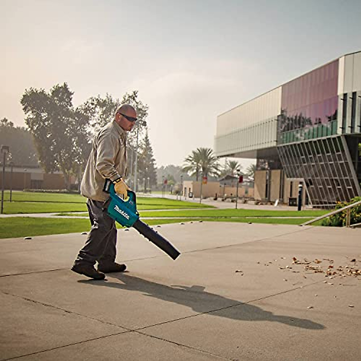 Makita GBU01M1 40V max XGT® Brushless Cordless Blower Kit (4.0Ah) Teal