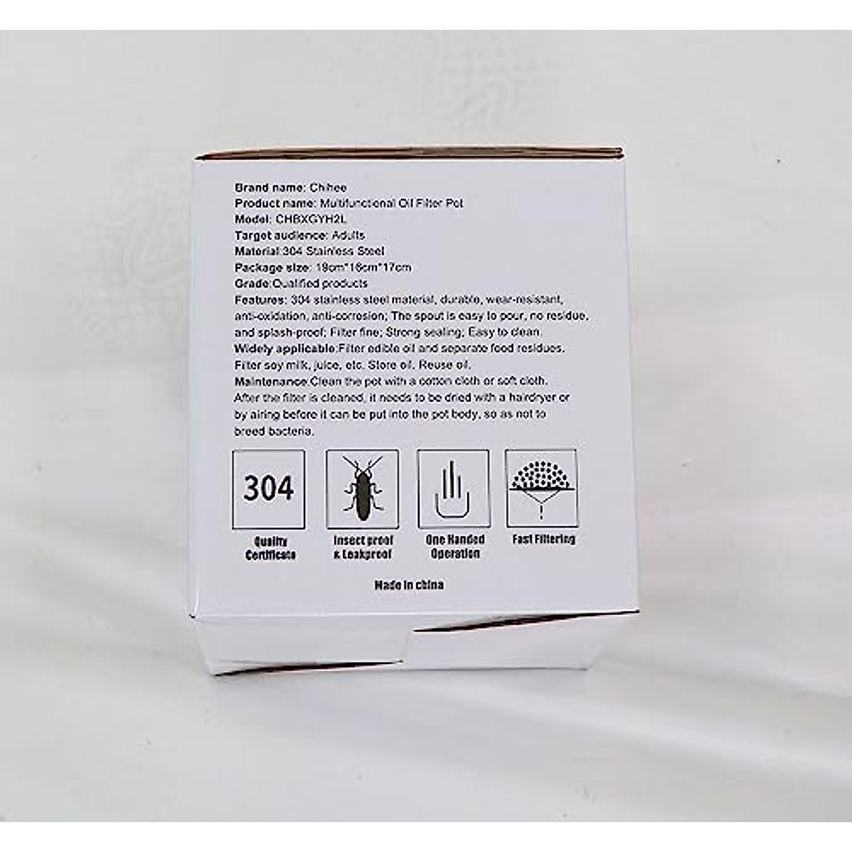 Chihee Grease Container Stainless Steel Bacon Grease Saver with Fine Mesh Strainer 2L / 67.6 fl oz Oil Container Grease Can with Dust-proof Lid Non-slip Tray for Kitchen Storing Frying Cooking Grease