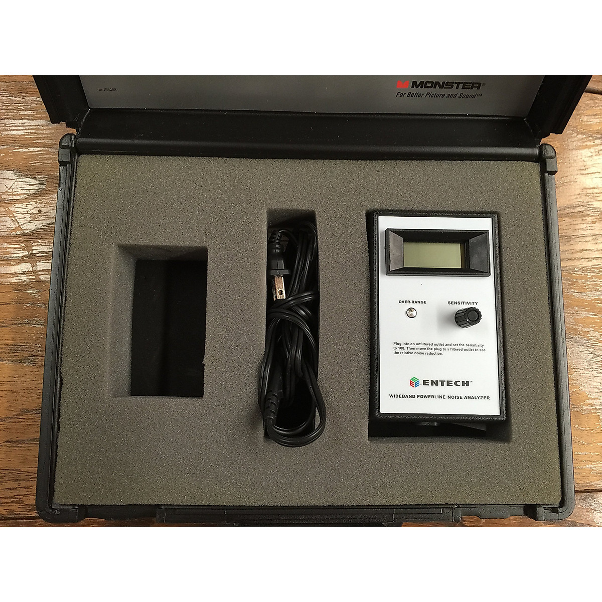 Monster Power Dr. Power Clean Power & Noise Isolation Demo Entech Wideband Powerline Noise Analyzer