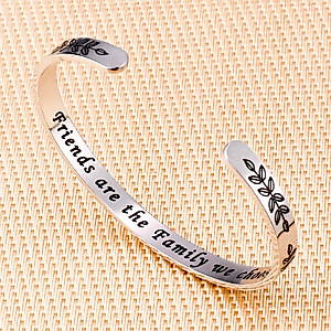 Friends are Family We Choose Bracelet - Friendship Bracelet Christmas Jewelry for Friend, Long Distance Friendship Gifts for Women Friend Female Her BFF Birthday, Mothers Day Present Gift for Friends