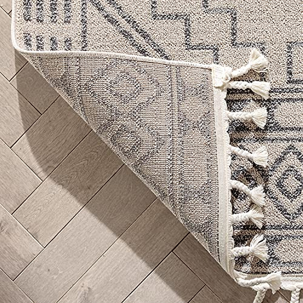 Well Woven Zafir Ivory Tribal Diamond Medallion Area Rug 8x10 (7'10" x 10'6")